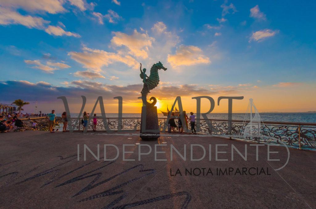 Puerto Vallarta esta de manteles largos; cumple 99 años.